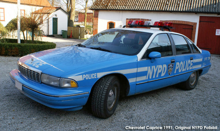 Original NYPD Polisbil - Bilförmedlingen
